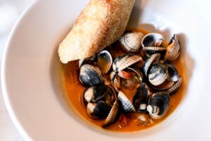 What to Eat in Ireland: Must-Try Irish Dishes, Drinks & Snacks ...