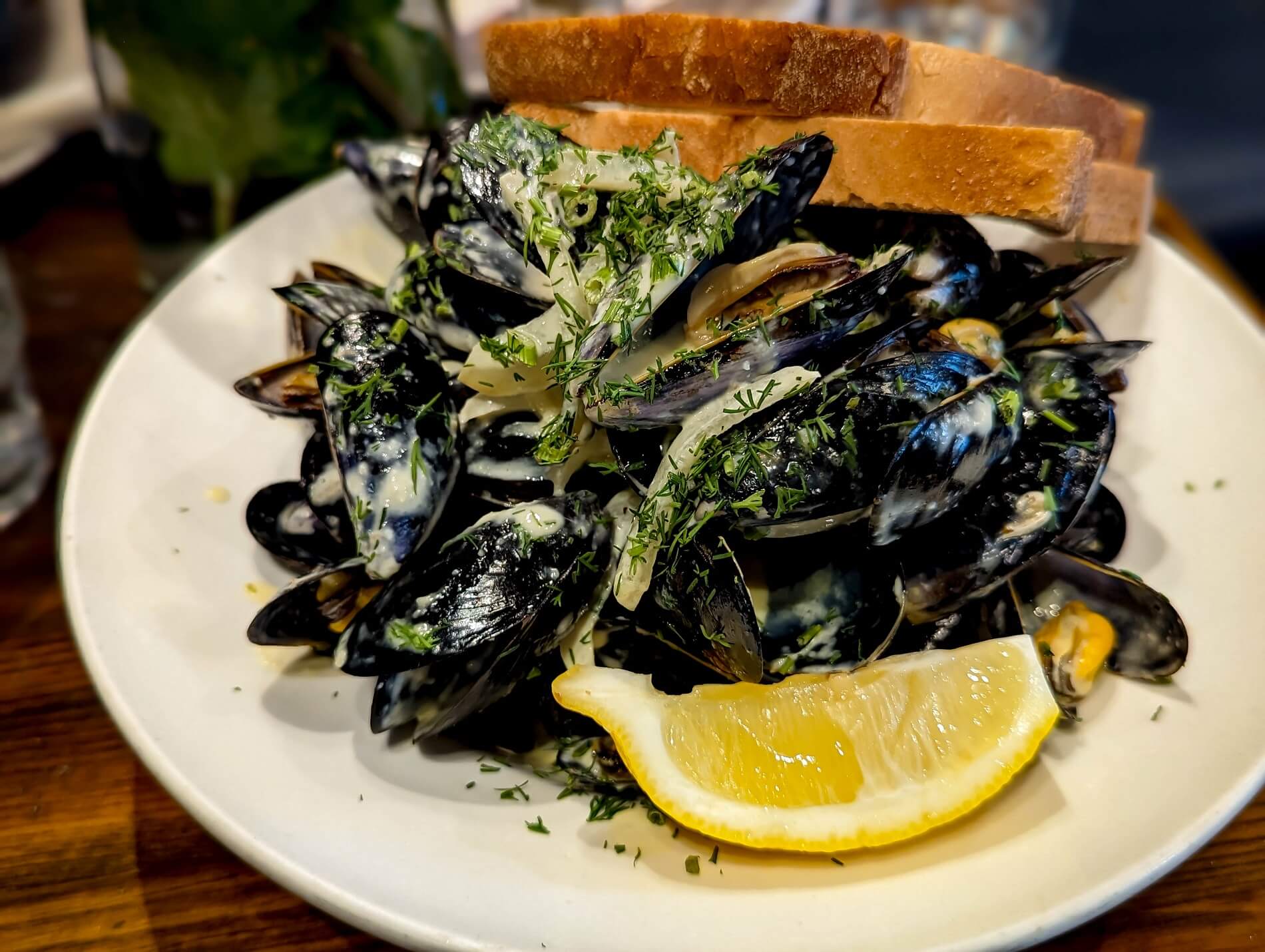 What to Eat in Ireland: Must-Try Irish Dishes, Drinks & Snacks ...