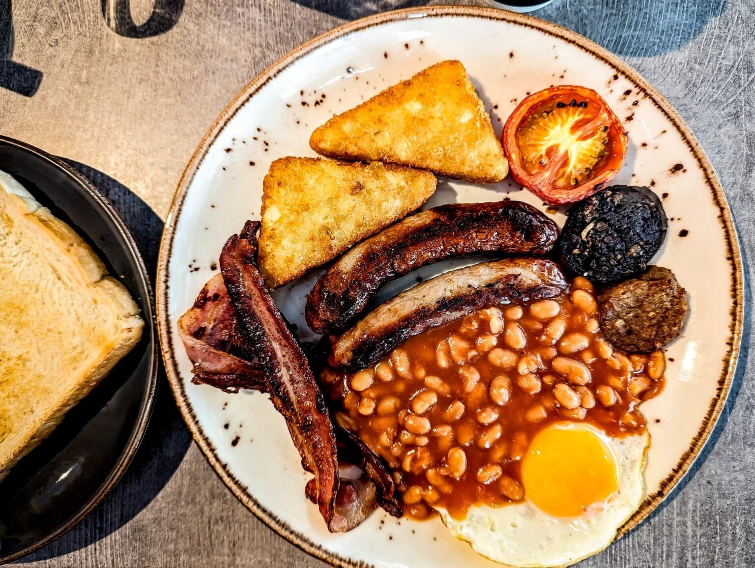 What to Eat in Ireland: Must-Try Irish Dishes, Drinks & Snacks ...