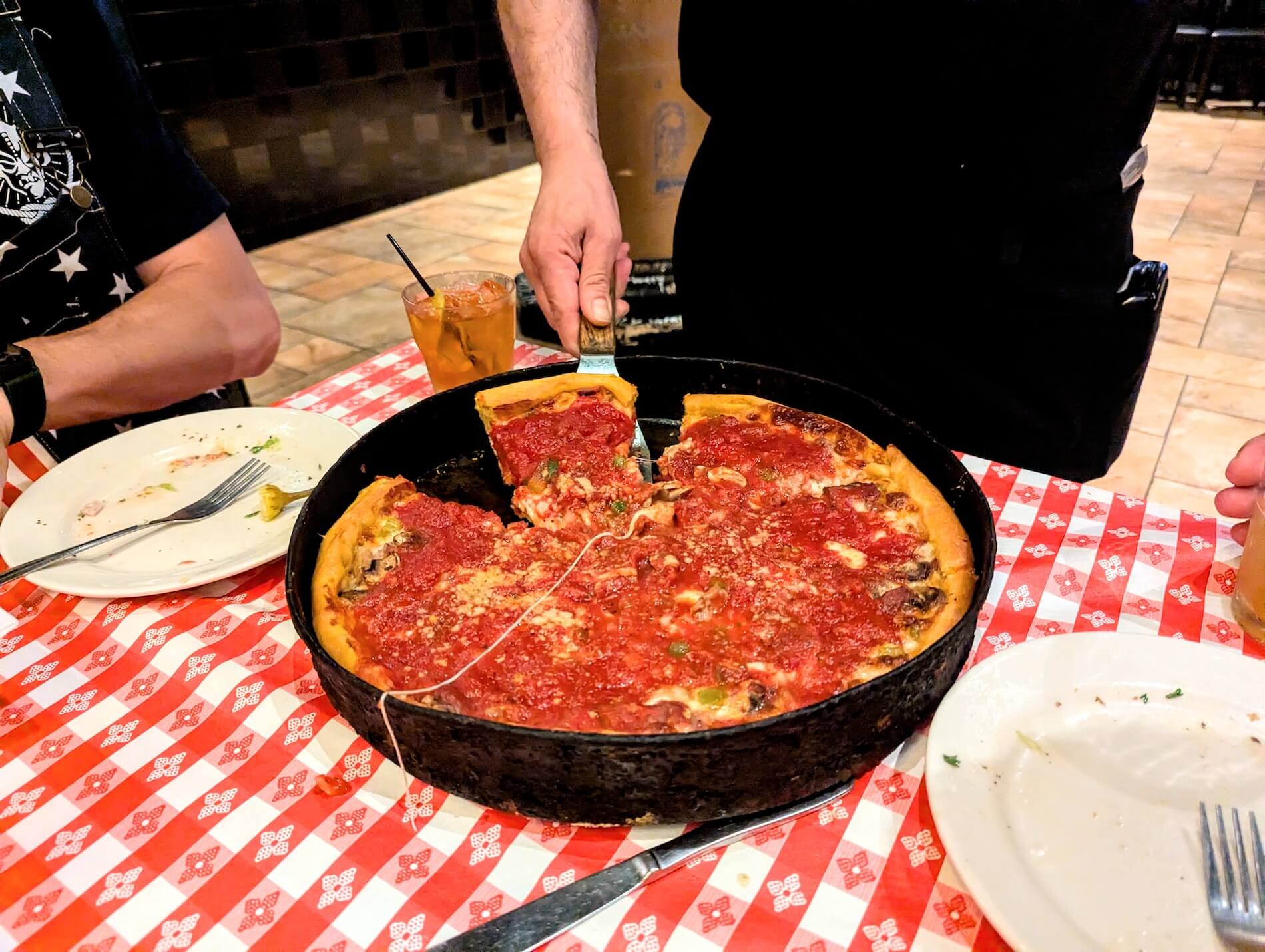 Best Deep Dish Pizza in Chicago: The Ultimate Deep Dish Showdown ...